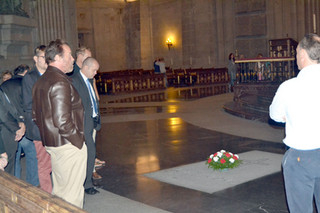 Look who visited Franco’s tomb… | News of the Restless